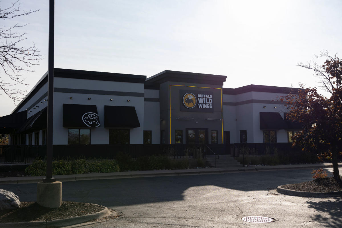 Buffalo Wild Wings - Alpine - Grand Rapids MI, 49544