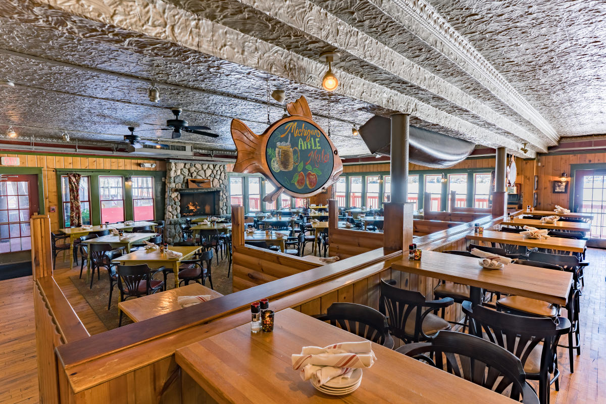 Bostwick Lake Inn - Rockford MI, 49341