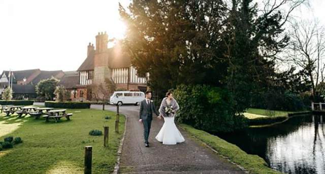 Moat Farm Wedding Wedding At Moat Hall Barns Sneak Peek Danielle