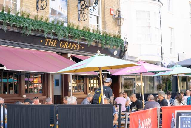grapes pub