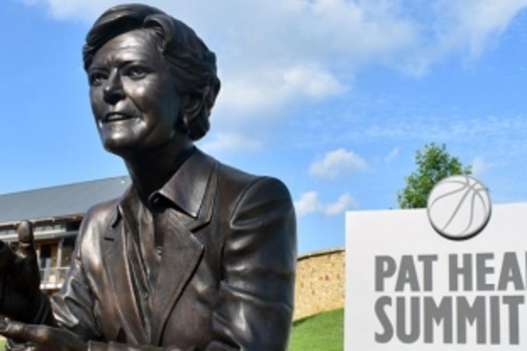 Pat Head Summitt Statue