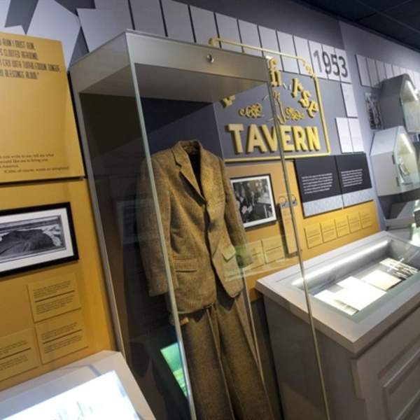 Dylan Thomas in the Maritime Quarter Trail