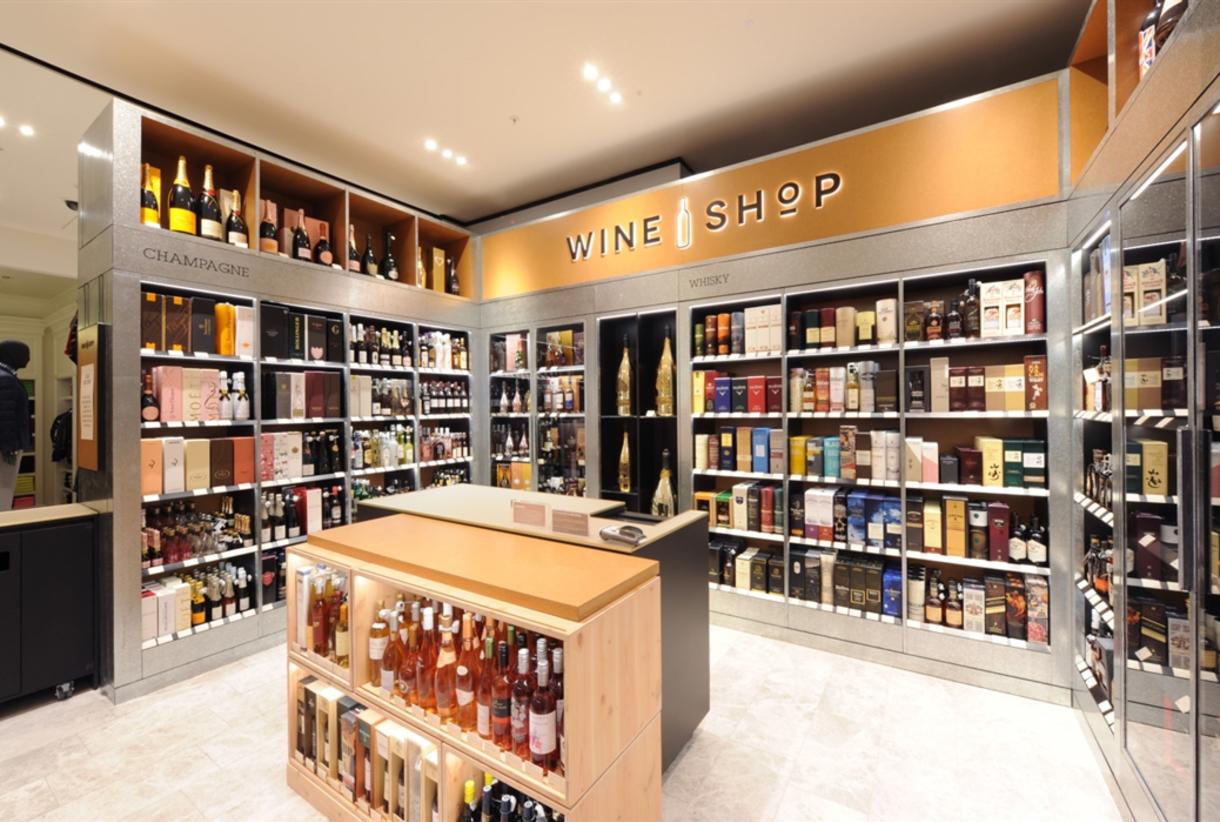 Selfridges Manchester Peter Marcus Styling Hair At Selfridges