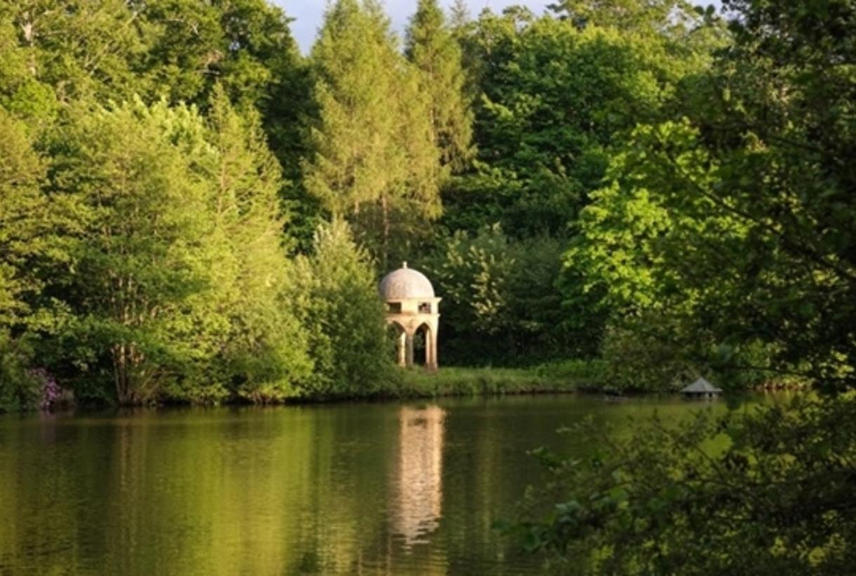 Walk Around Cowdray Park