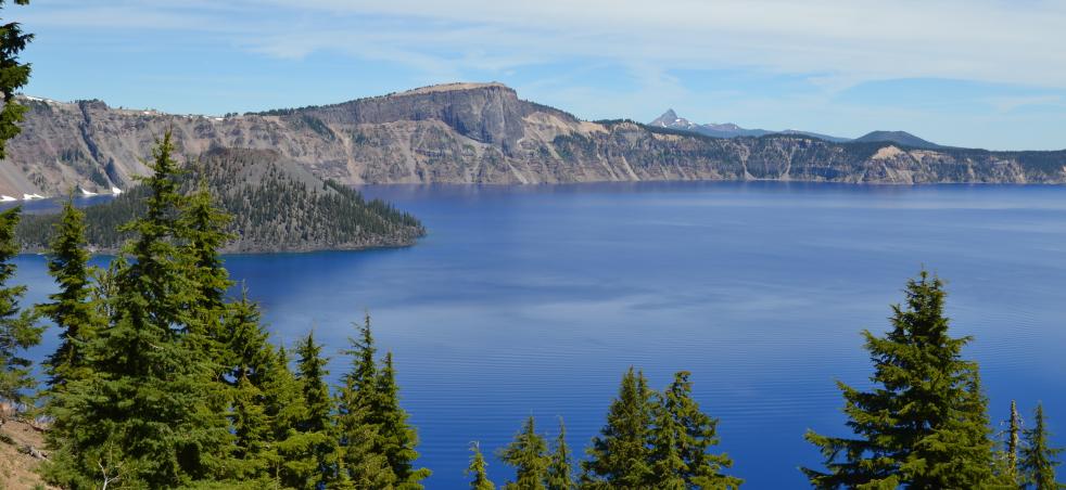 runslepp: How Deep Is Crater Lake In Feet