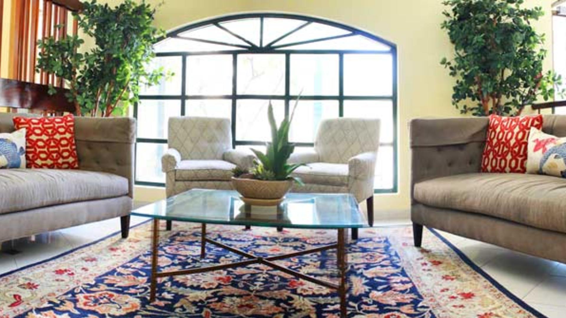 Courtleigh Hotel & Suites