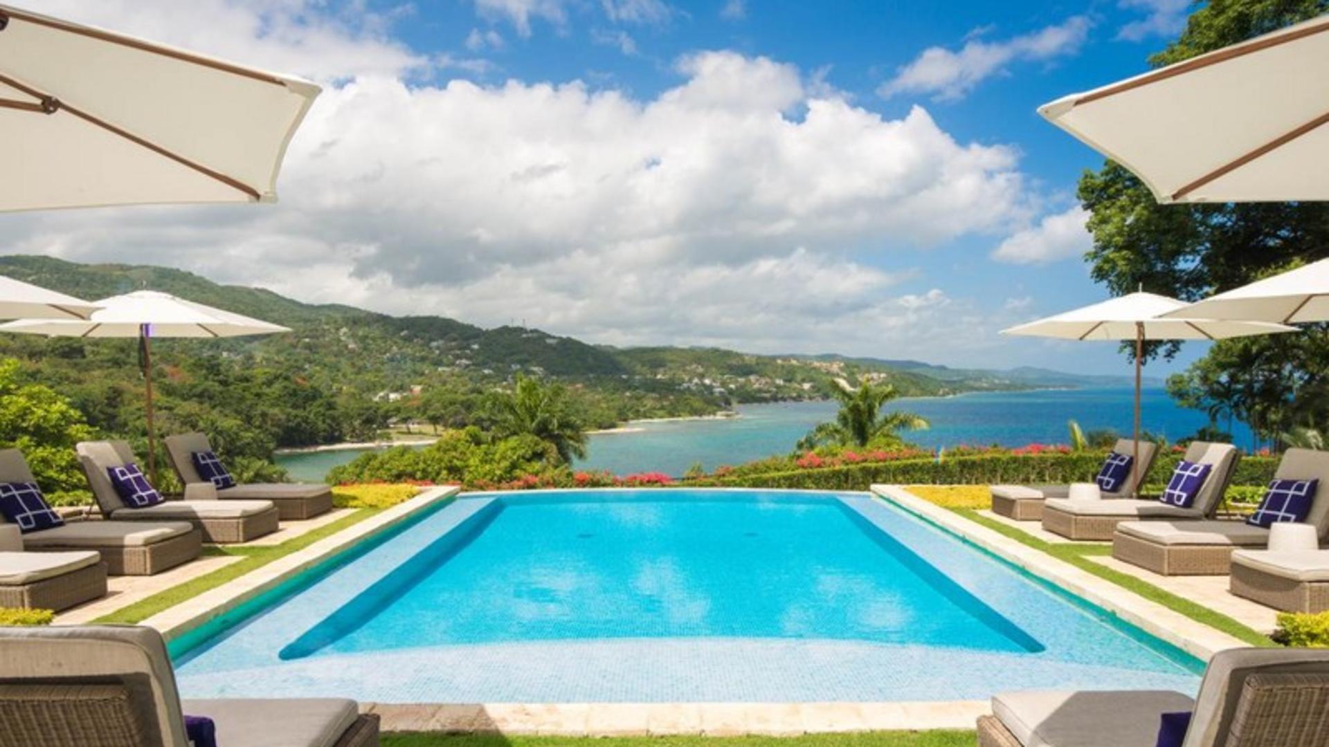 Round Hill Hotel & Villas