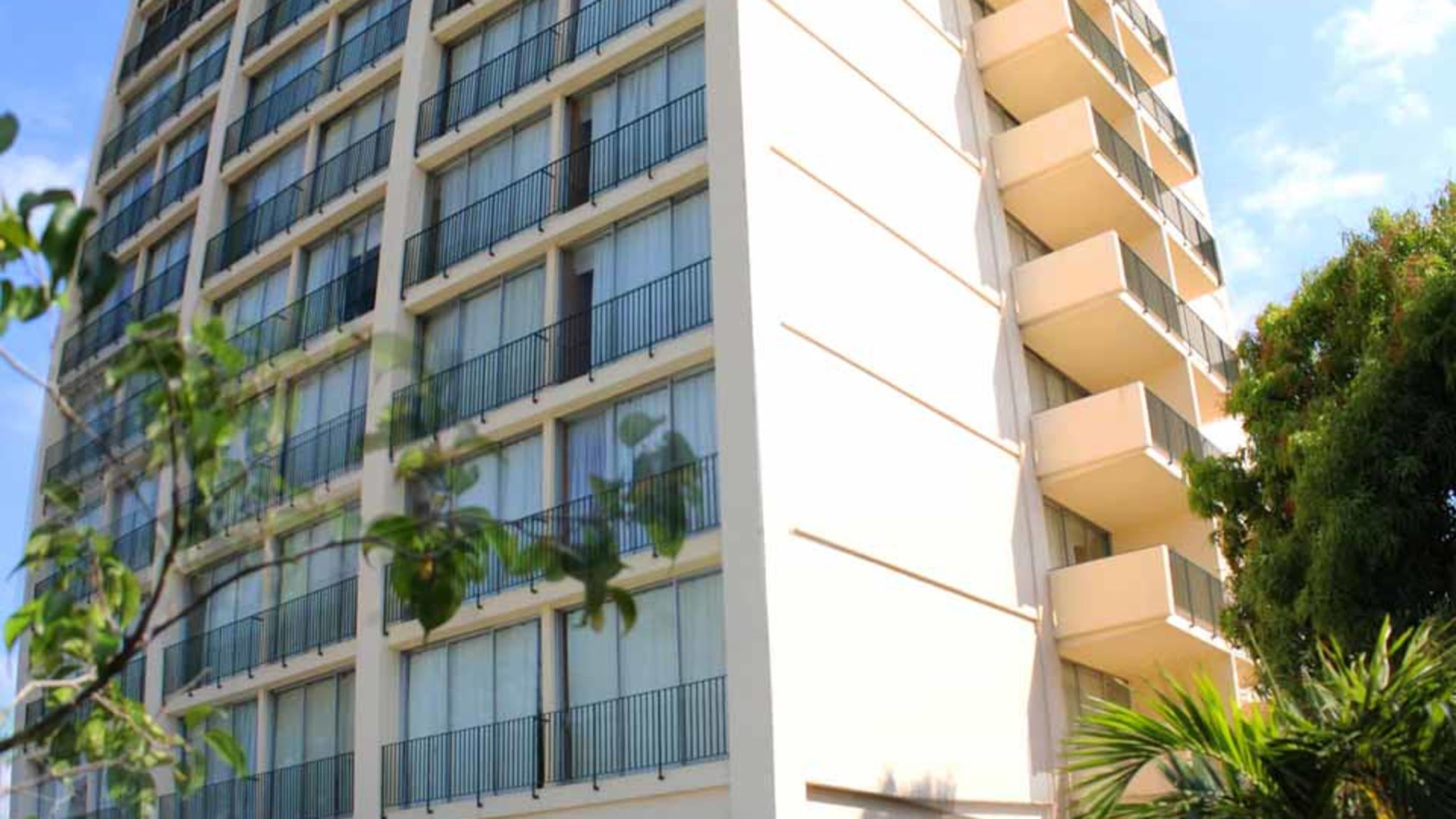 Courtleigh Hotel & Suites