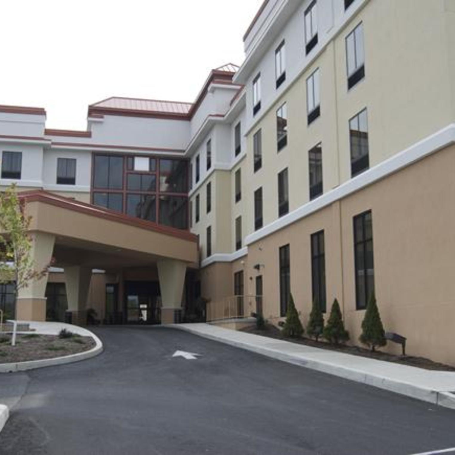 Holiday Inn Express & Suites Harrisburg West/Mechanicsburg ...