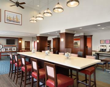 Hampton Inn & Suites | Middletown, RI | Discover Newport
