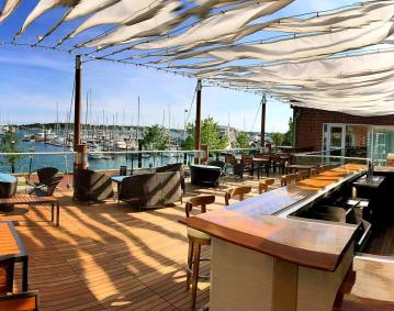 Skiff Bar | Newport, RI | Discover Newport