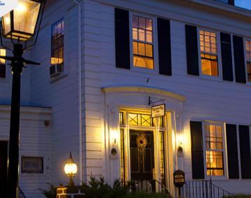 Historic Hill Inn | Newport, RI | Discover Newport