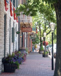 Historic District in St. Charles | Parks, Monuments & Main Street