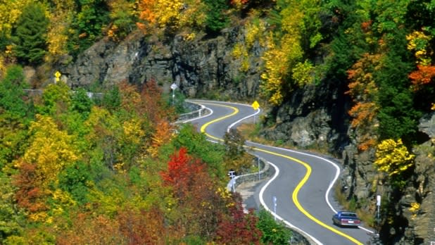 Colorful Fall Drives to Weekend Escapes | Autumn Scenery & Foliage