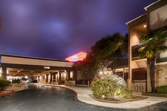 Aiden by Best Western @ Austin City Hotel