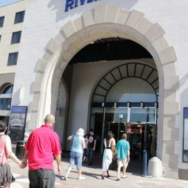 The Outlet Collection at Riverwalk