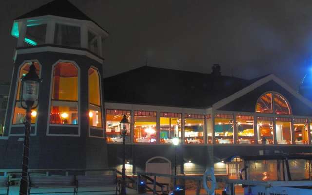 Chart House Alexandria - Chart House Unveils New Lunch Box Sandwiches ...