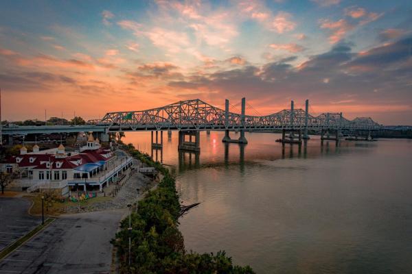 Southern Indiana communities love to celebrate Thunder Over Louisville ...