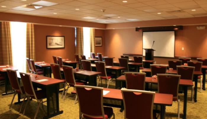 Hampton Inn & Suites Poughkeepsie | Poughkeepsie, NY 12601