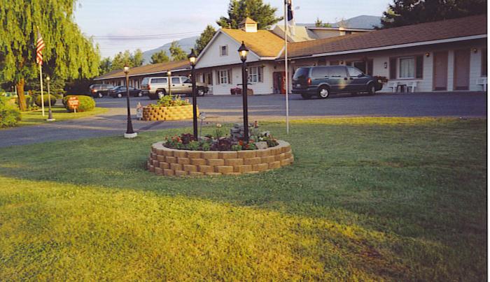 Grand View Motel | Wilmington, NY 12997