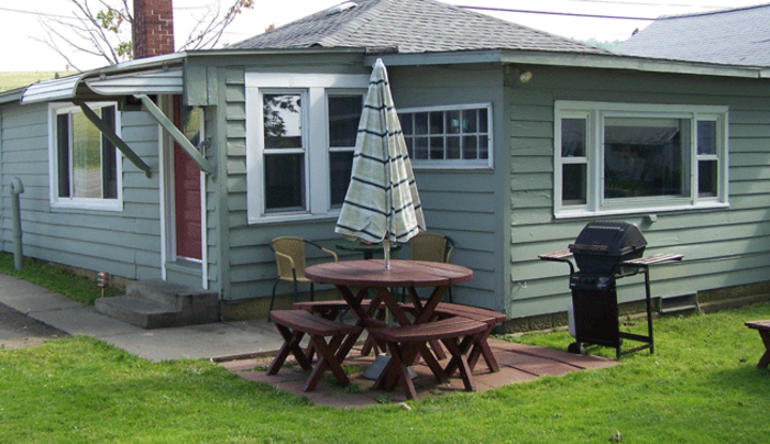 Lola Lakeside Cottage | Chautauqua, NY 14722