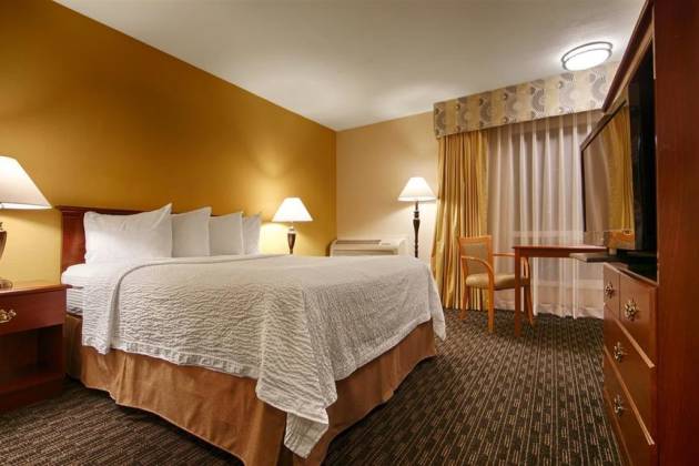 Best Western Village Inn