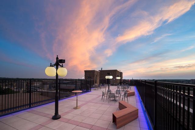 Rent the Fort Wayne Embassy Theatre