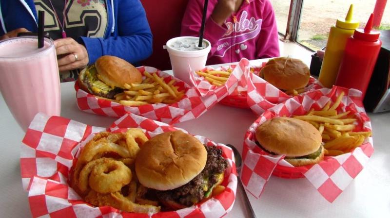 Dining Old School at Bobo's Drive-In