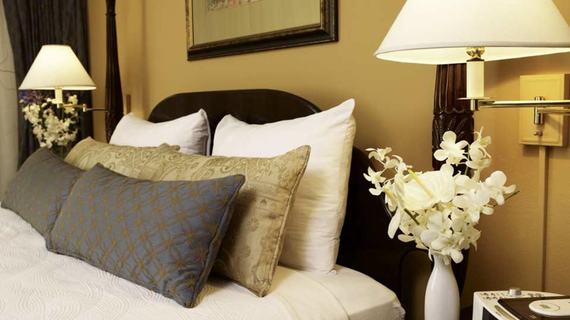 Courtleigh Hotel & Suites