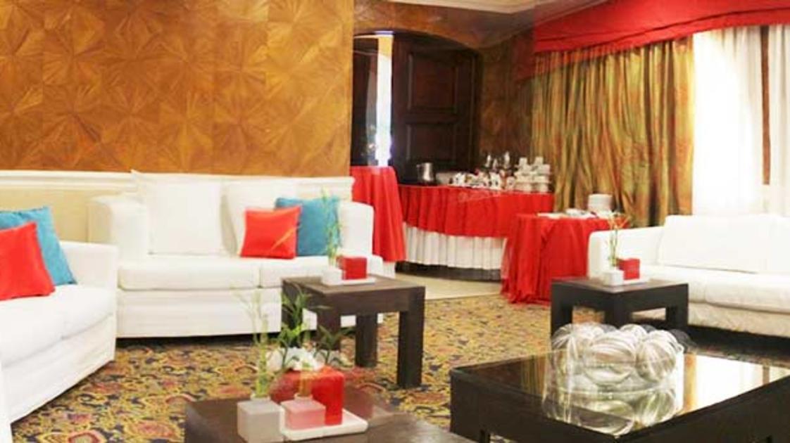 Courtleigh Hotel & Suites