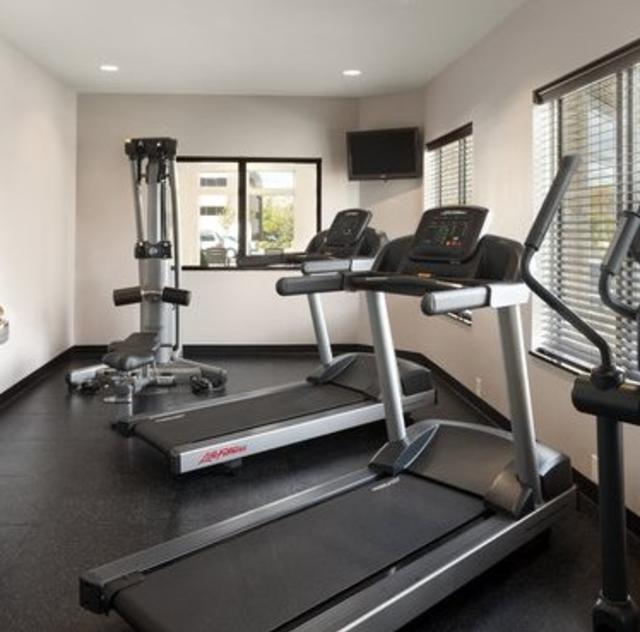 Country Inn & Suites