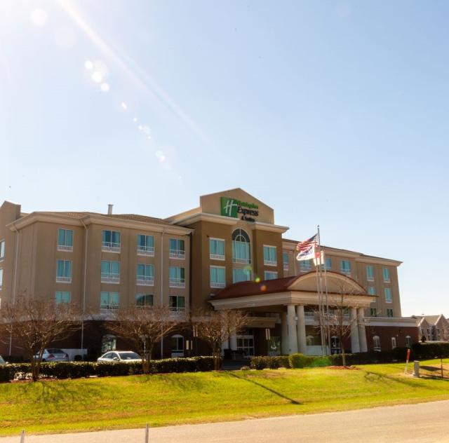 Holiday Inn Express & Suites