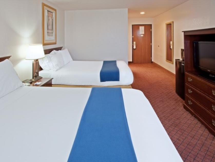 Holiday Inn Express Hotel & Suites - Downtown | Hotels in Houston, TX 77003