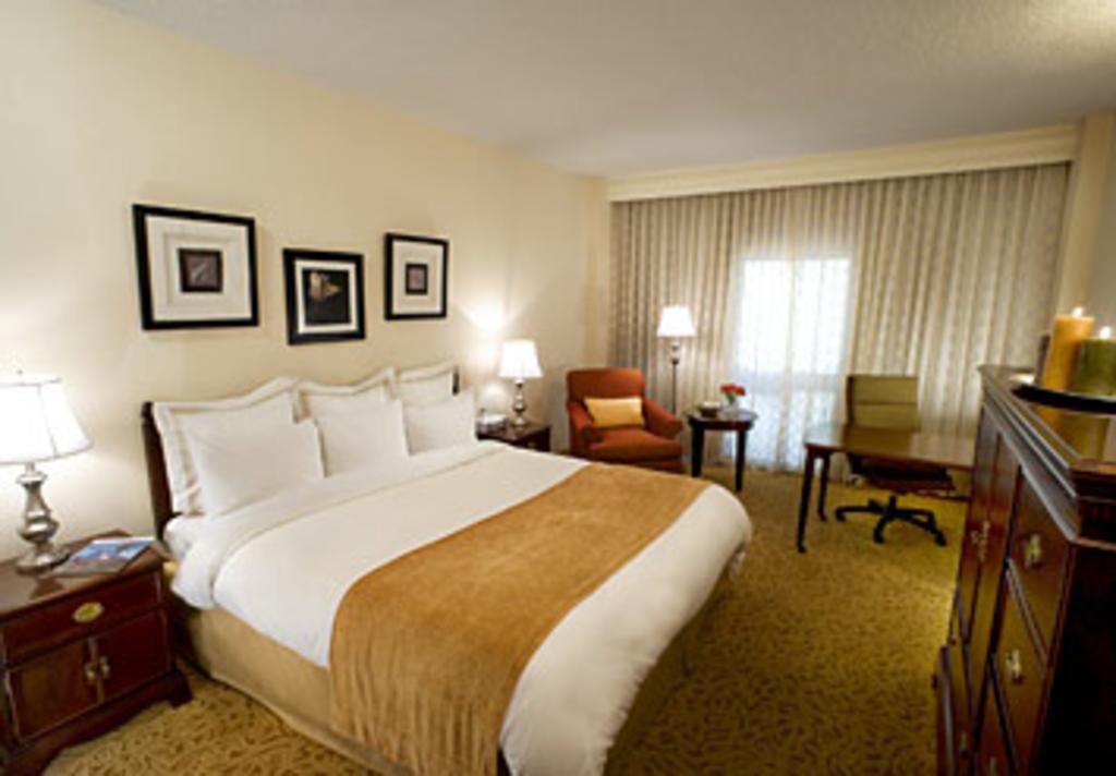Houston Airport Marriott At George Bush Intercontinental | Hotels in ...