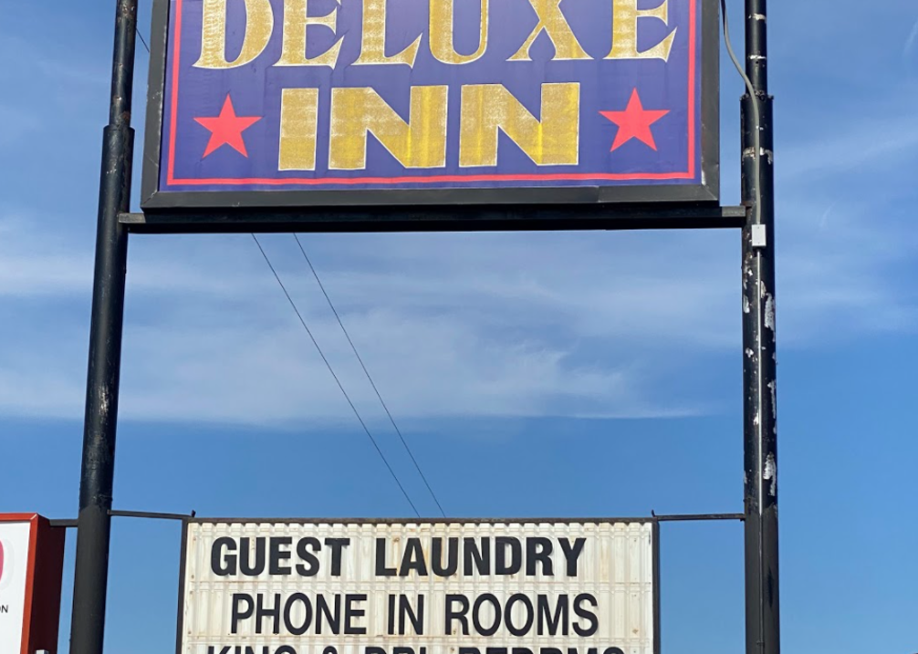 Deluxe Inn