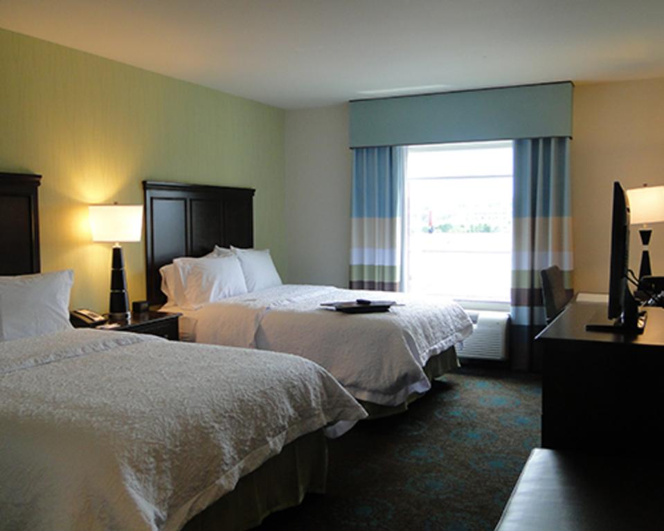 Hampton Inn & Suites Wilmington / Christiana | Newark, DE 19713