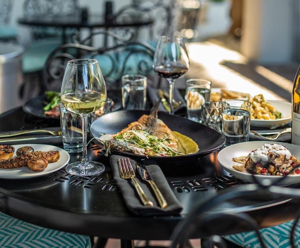 Del Rey Restaurant & Bar at Villa Royale