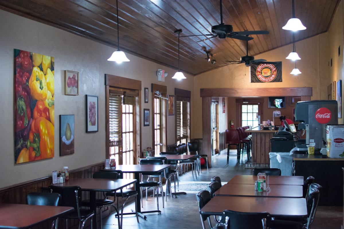 Broaddus Burgers in Lafayette, LA | Independent Restaurants