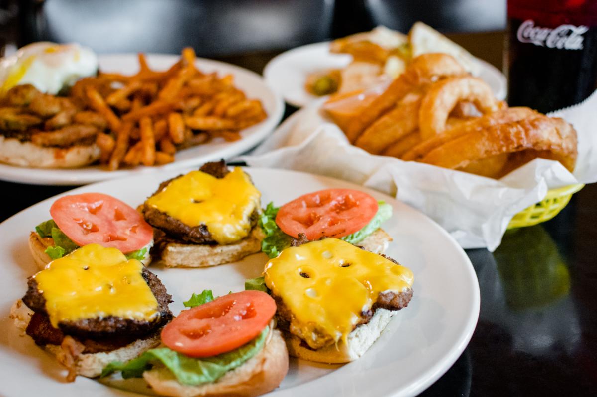 Broaddus Burgers in Lafayette, LA | Independent Restaurants