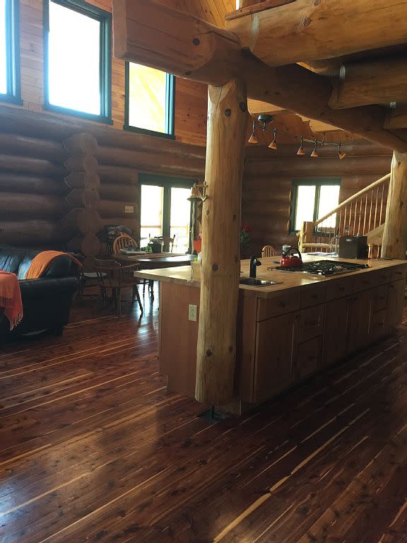 Unique Family Accomodation: Natural Valley Ranch Log Cabin