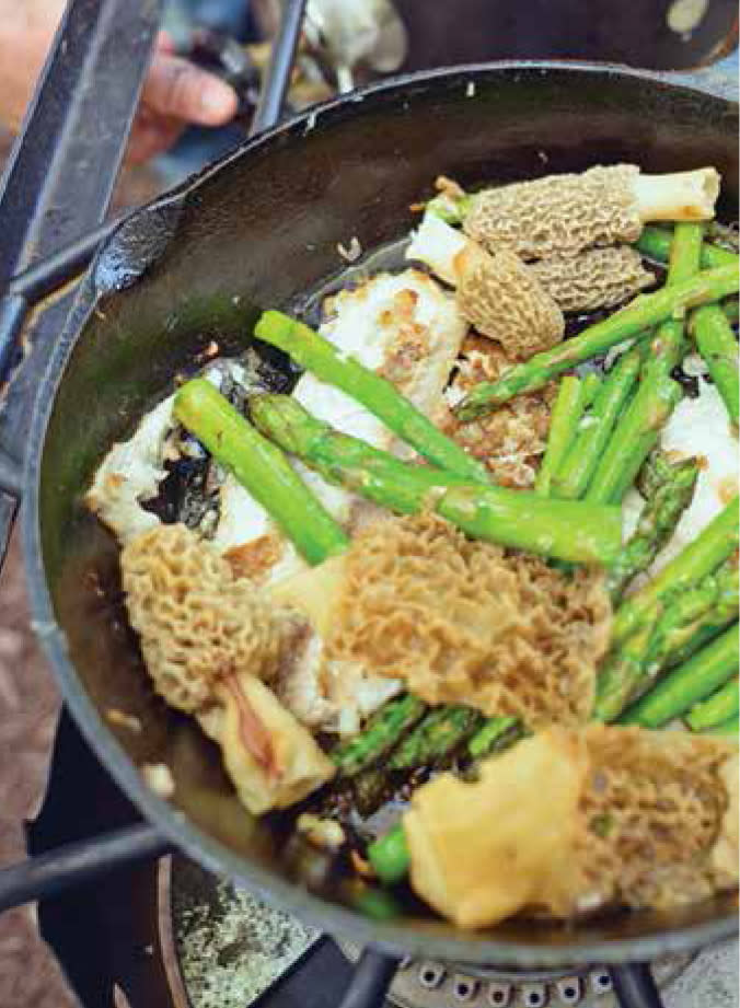 Pan-seared Crappie with Mushrooms & Asparagus