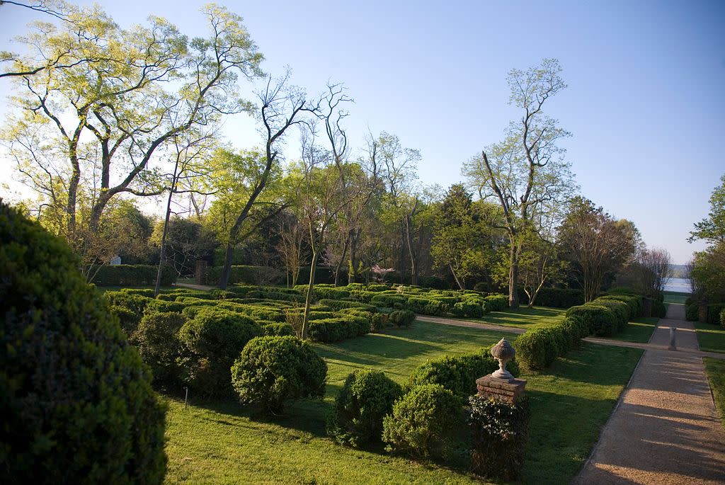 Historic Garden Week: The Most Stunning Virginia Gardens for Spring Flowers