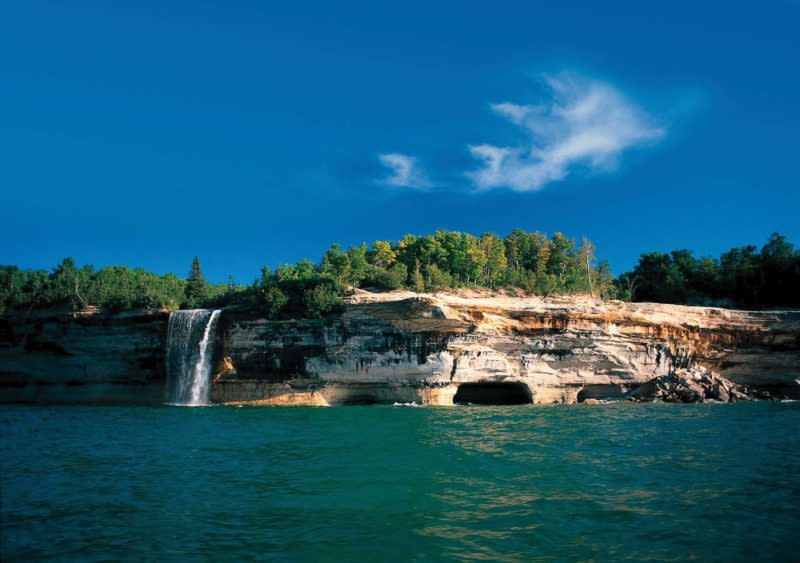Pictured Rocks Boat Cruises