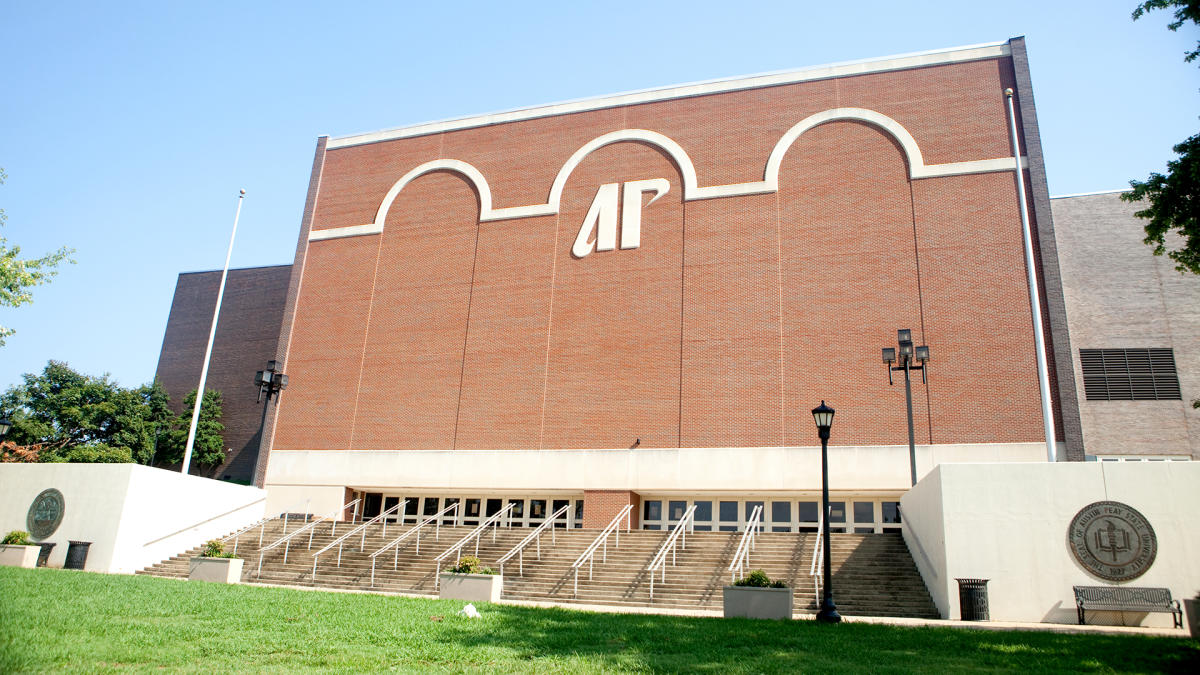 Winfield Dunn Center