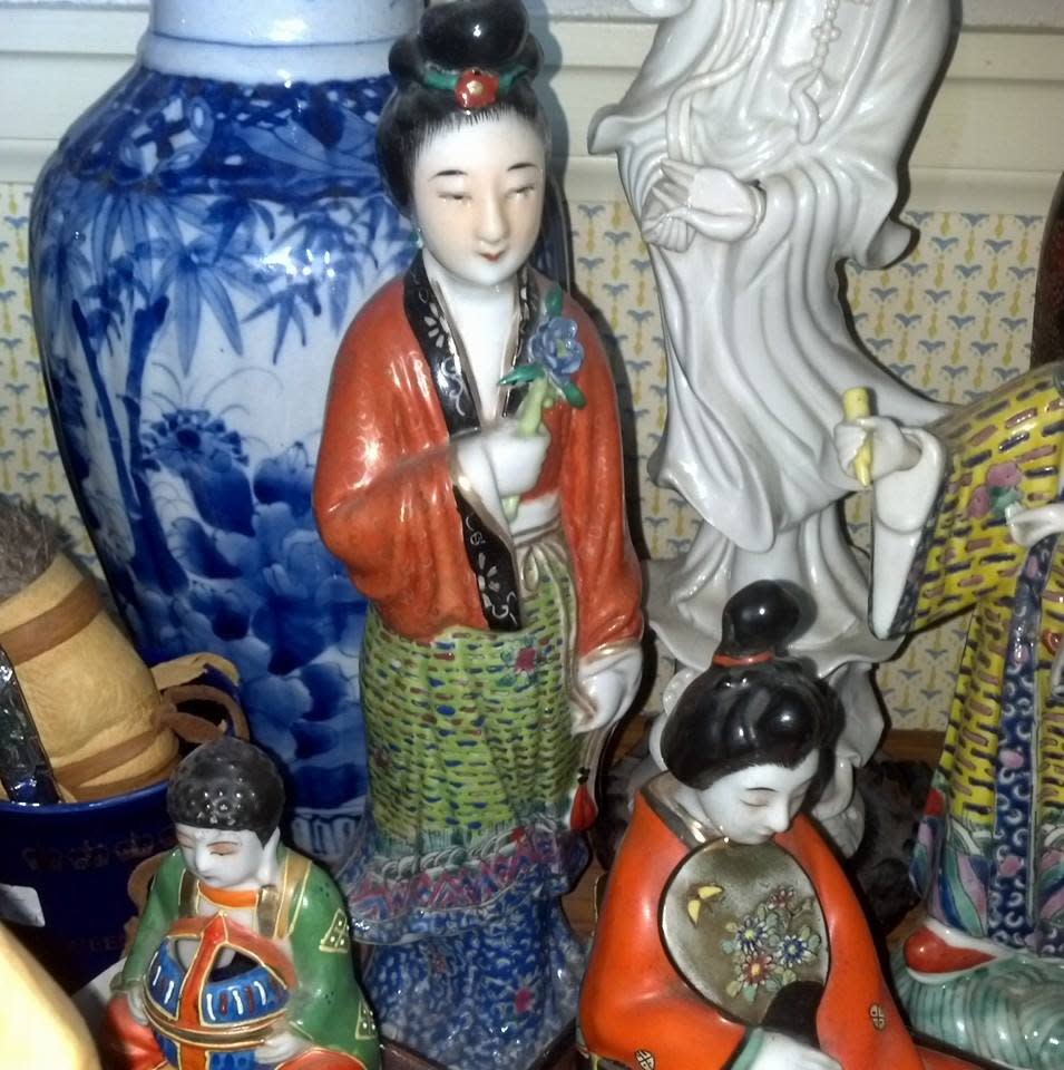 Betty's Collectibles, Antiques, Art & Treasures