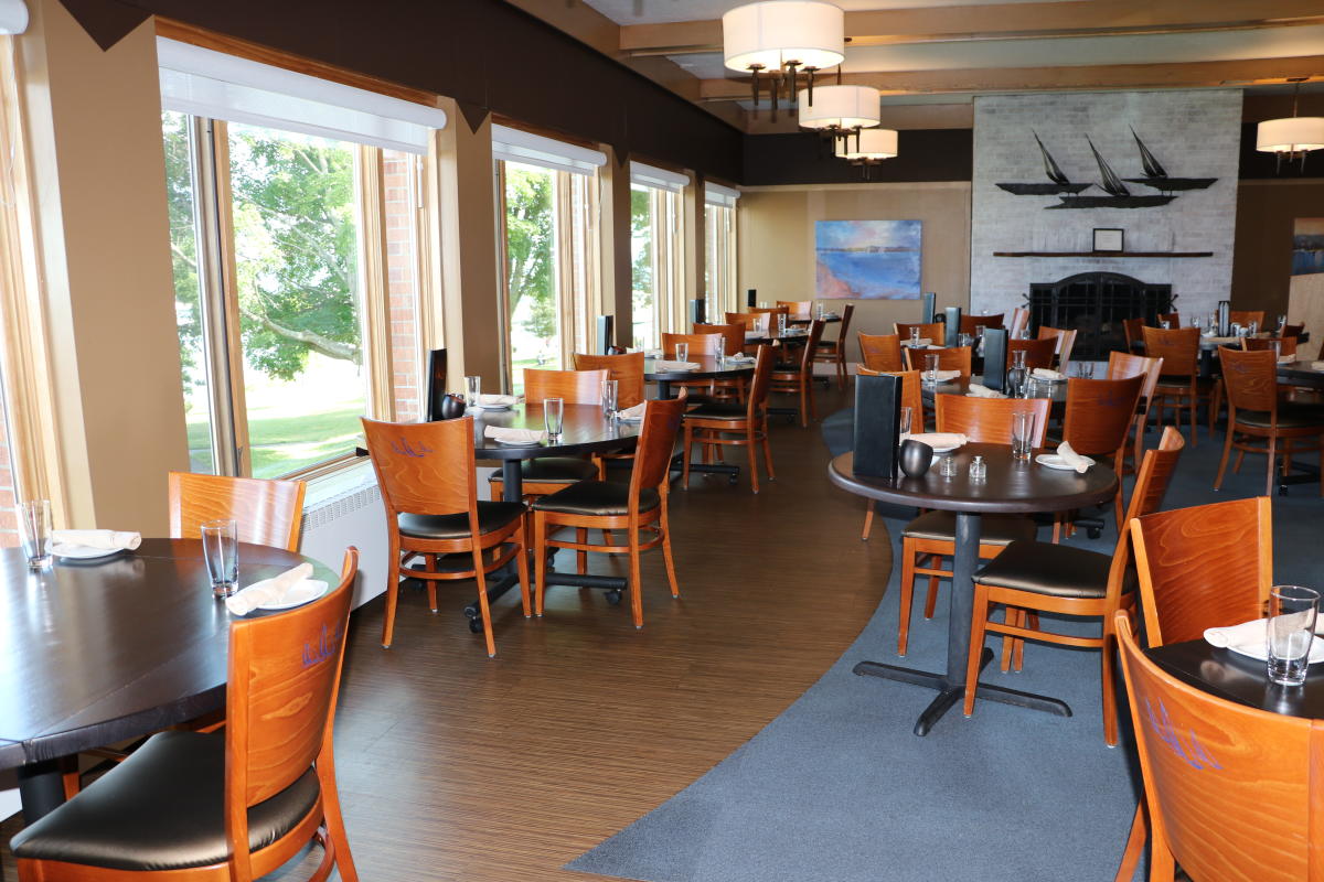 Lakeside Dining Room & Lounge at the Bayfield Inn