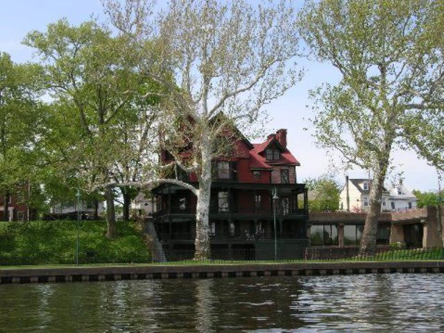 Mansions Along The Delaware