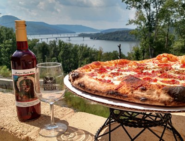 Look Out Winery/Wood Oven Pizza