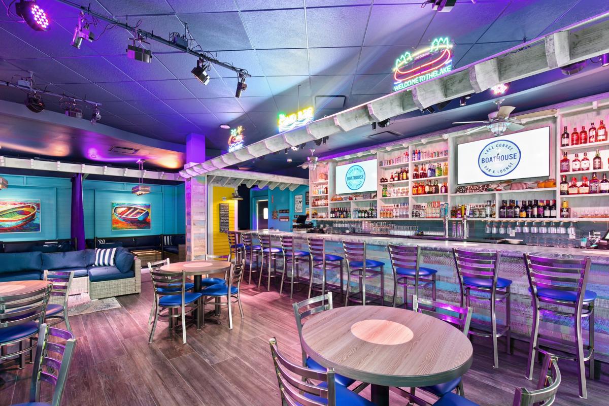 Boathouse Bar & Lounge