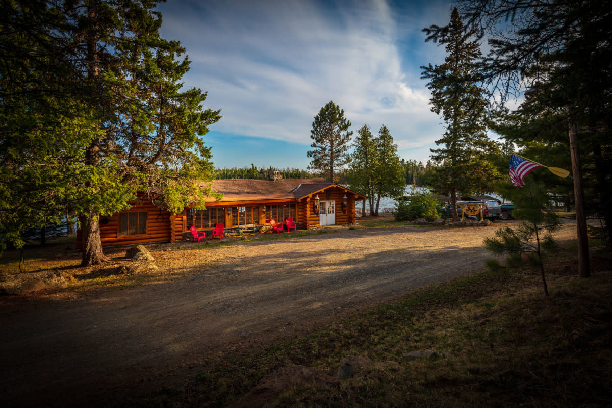 Rockwood Lodge & Outfitters